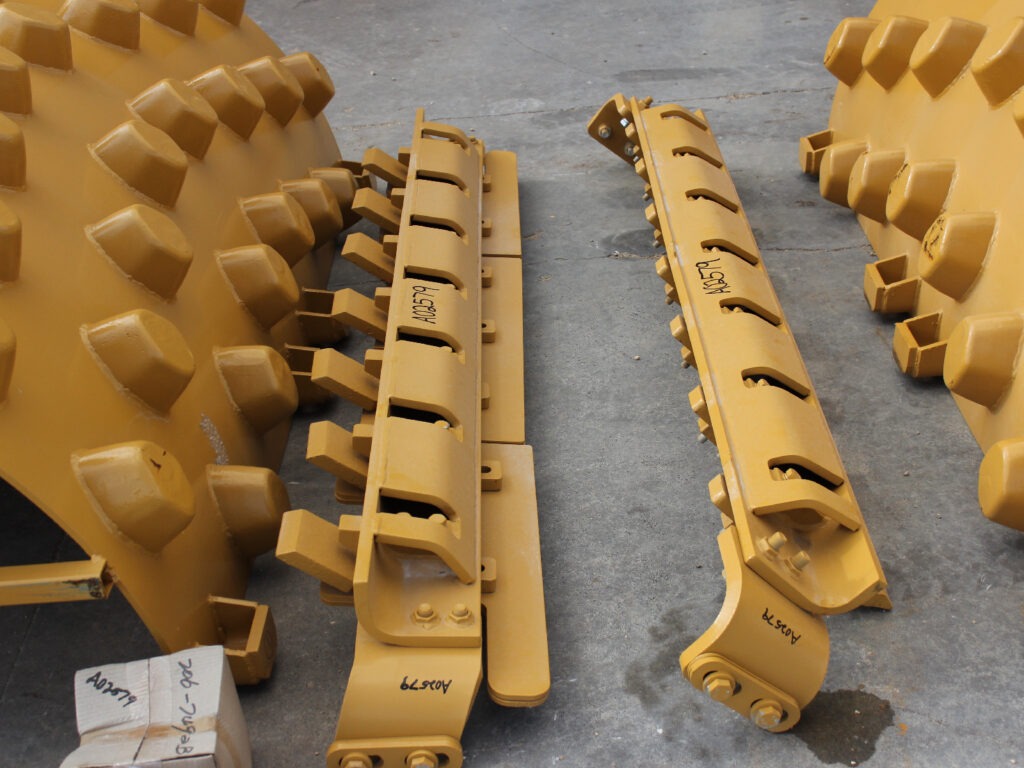 A02579 ~ New Roller Shell Kit, to fit Cat CS54B, CS56B, CS64B, CS66B ...