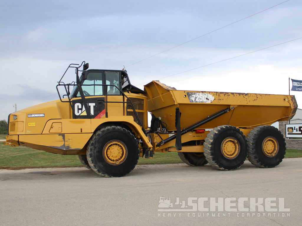2016 Cat 725C, Haul Truck, A03035 - J.J. Scheckel
