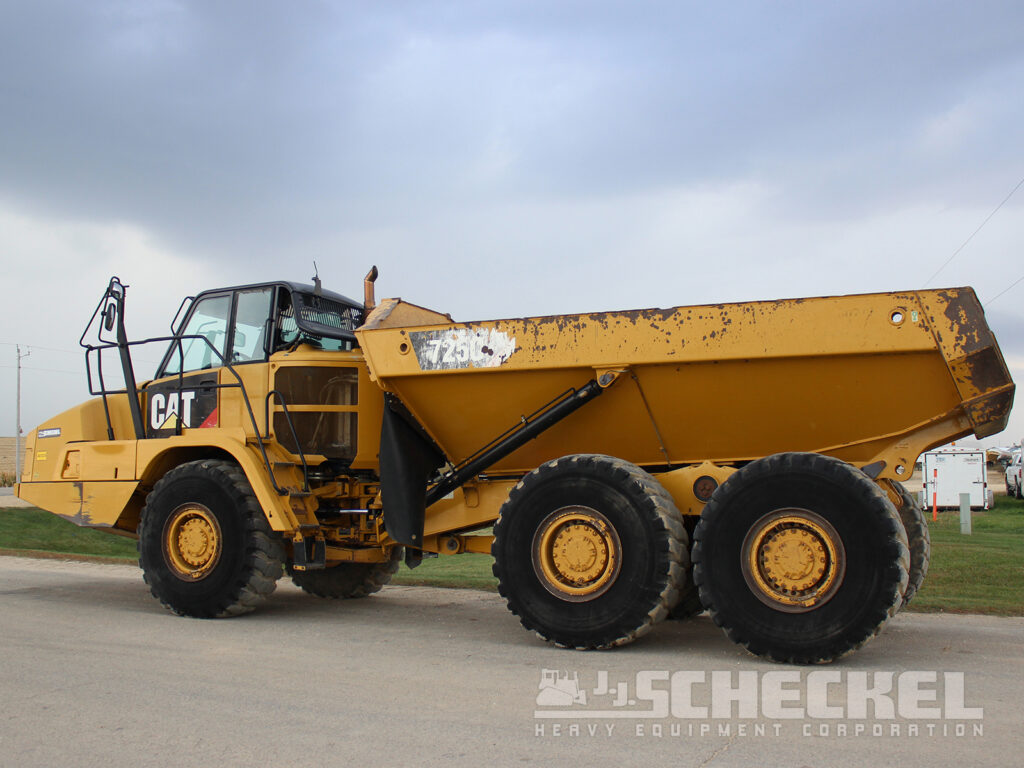 2016 Cat 725C, Haul Truck, A03035 - J.J. Scheckel
