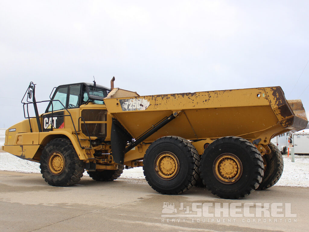 2016 Cat 725C, Haul Truck, A03035 - J.J. Scheckel