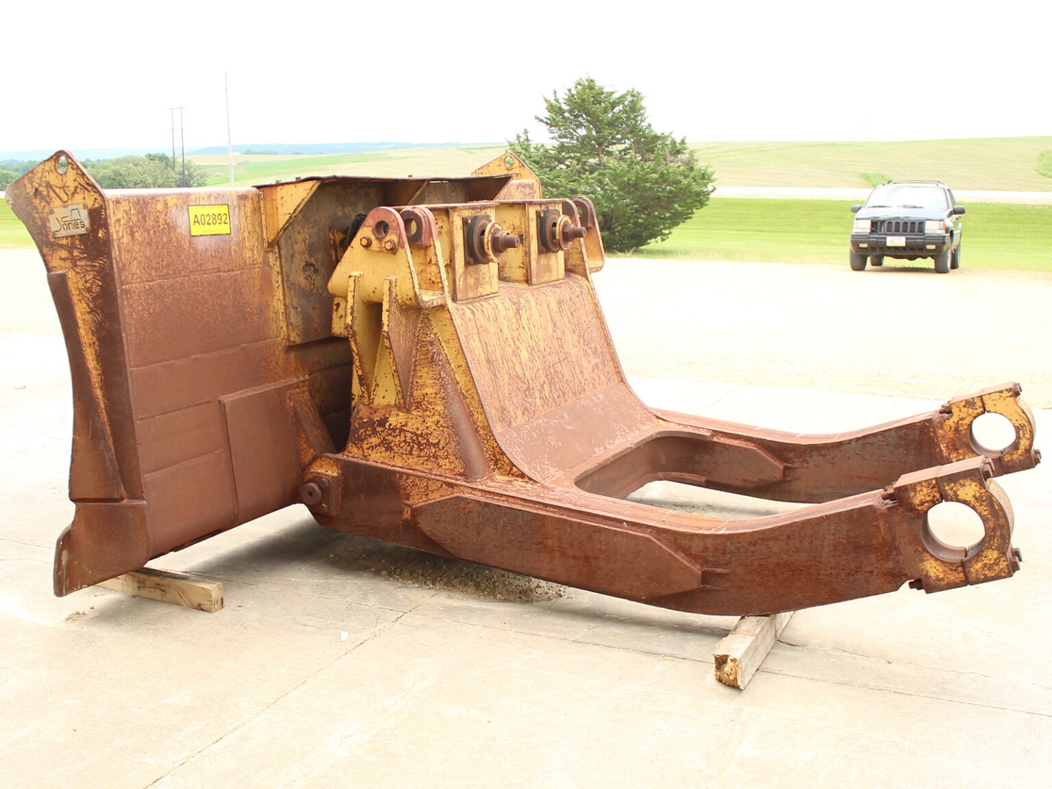 A02892 ~ Cat D10T Jones Push Cushion Blade - J.J. Scheckel