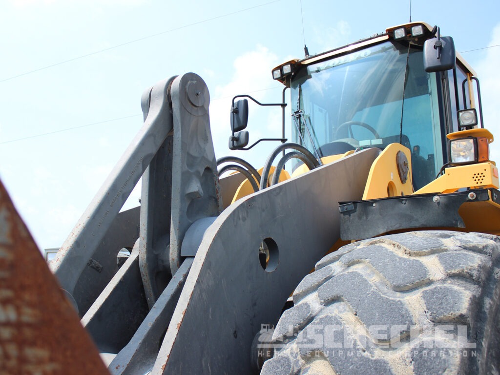 2011 Volvo L220G, Wheel Loader, A02936 - J.J. Scheckel
