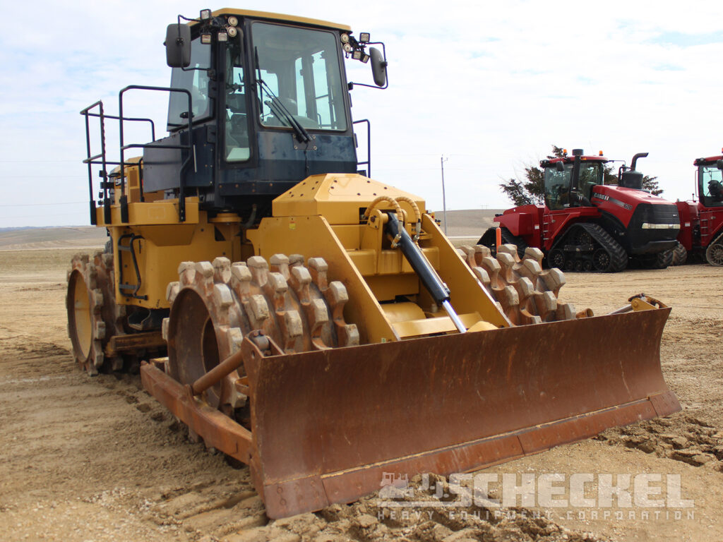 2015 Cat 815K, Compactor, A03196 - J.J. Scheckel