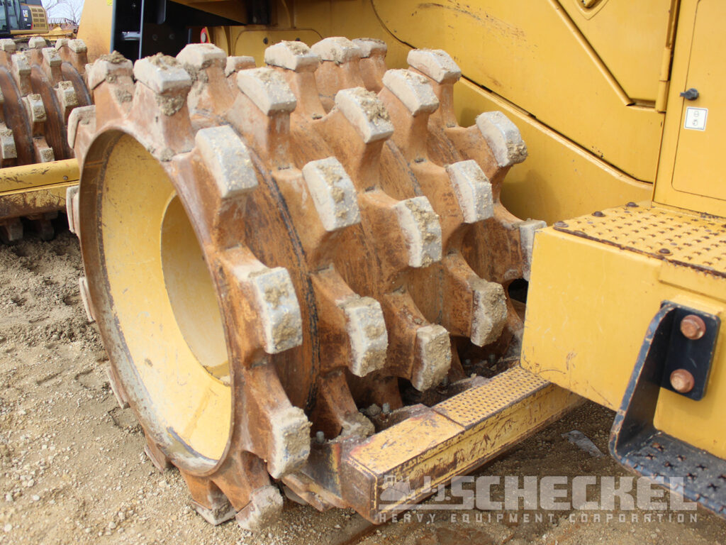 2015 Cat 815K, Compactor, A03196 - J.J. Scheckel