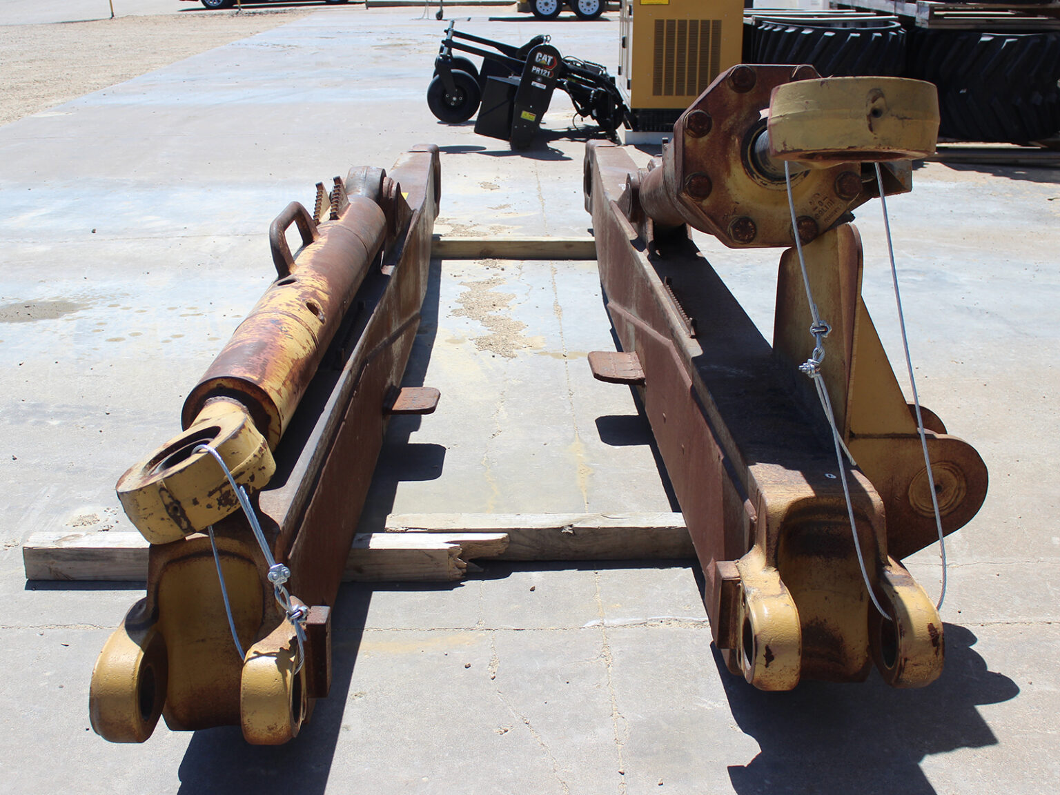 A03244, Cat D10T, Blade Arm Set w/ Single Tilt - J.J. Scheckel