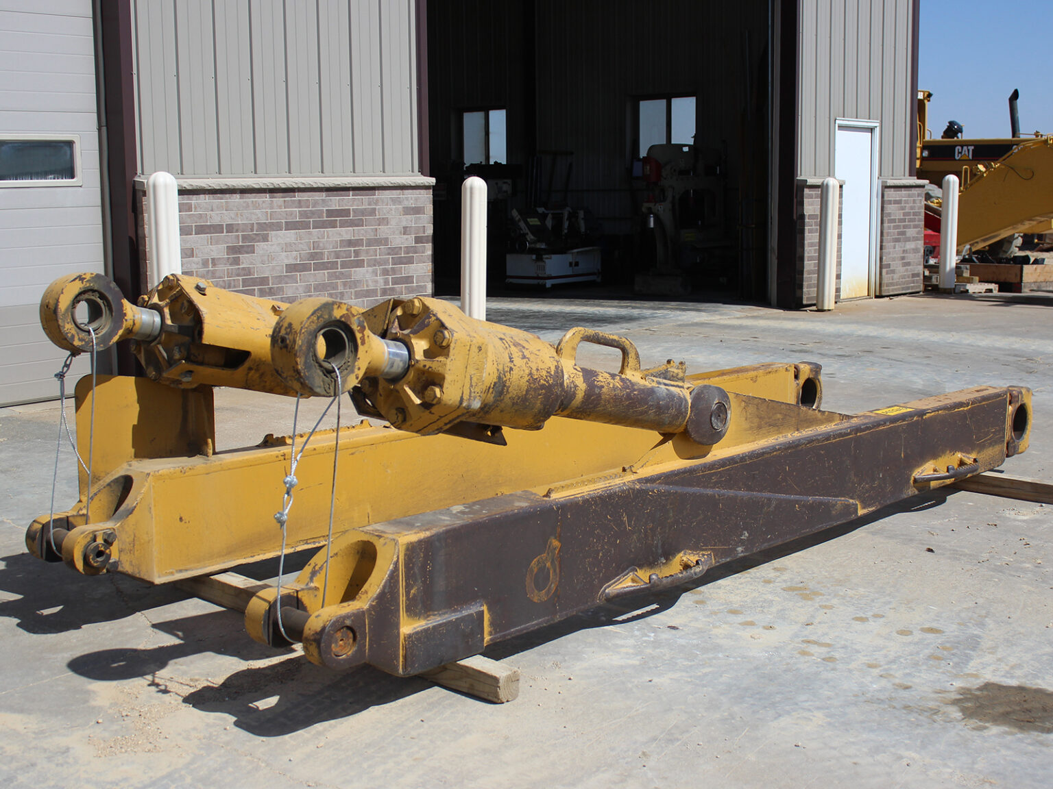 A03243, Cat D10T, Blade Arm Set w/ Dual Tilt - J.J. Scheckel