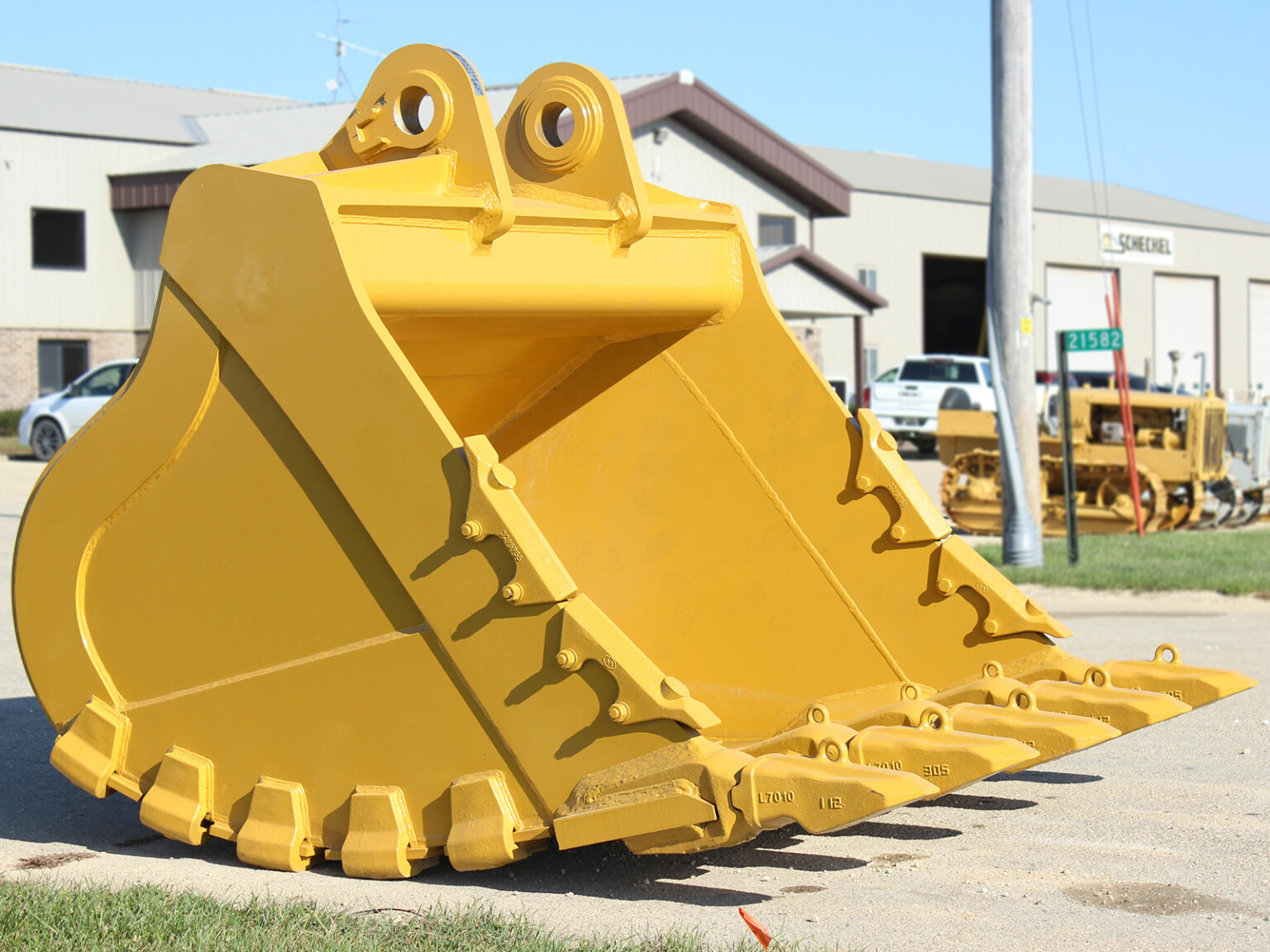 100” wide, 10 Yard, JJS HD Strong Bucket, to Fit Cat 390FL or Cat 395 ...