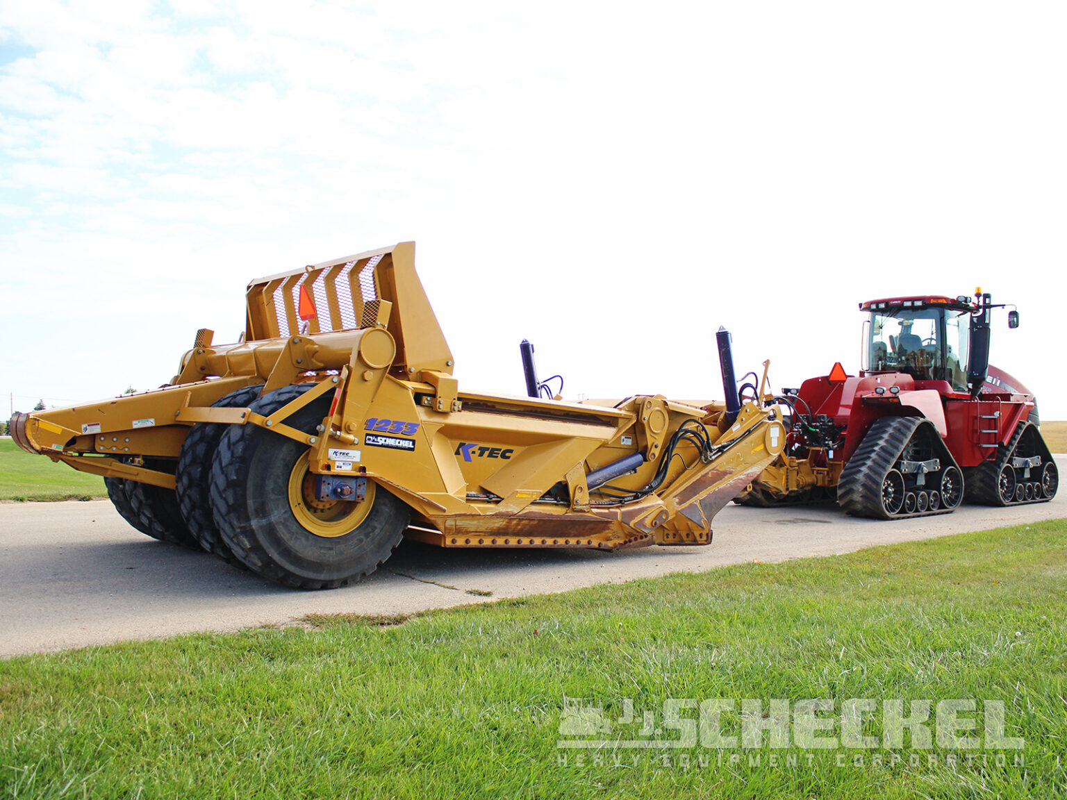 2014 Case IH Steiger 580 QUADTRAC & 2014 K-Tec 1233 Scraper Package ...